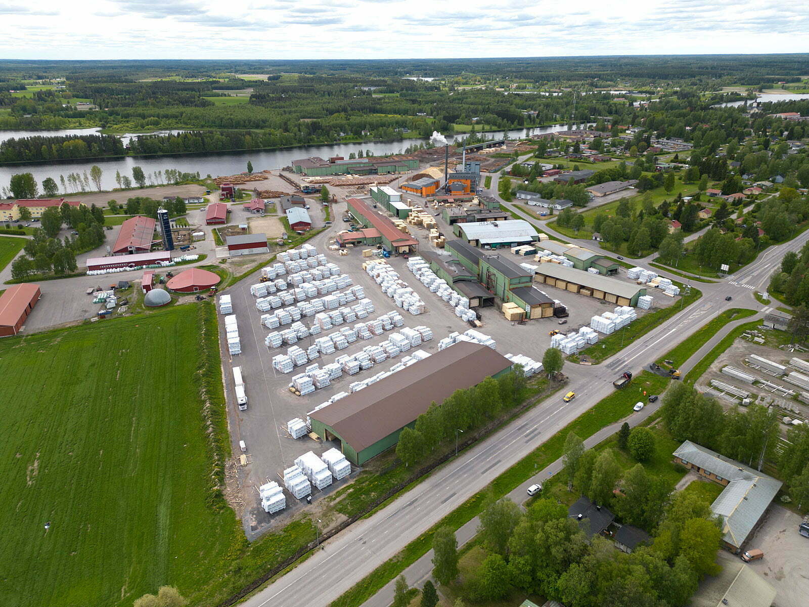 THE COMPANY AND SAWMILLS - Haapajärven Ha-Sa Oy